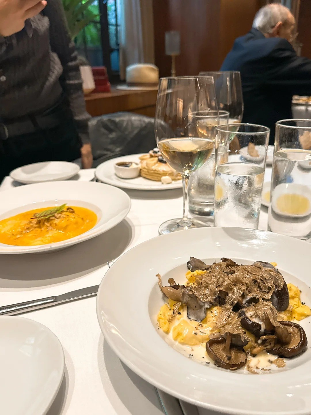 Where New York's Old Money Elite Go for Weekend Brunch 🌟 by Inga Miller ...
